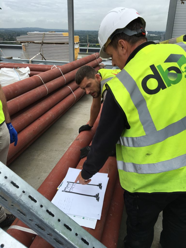 Heavy pipe support system for rooftops - Walraven United Kingdom