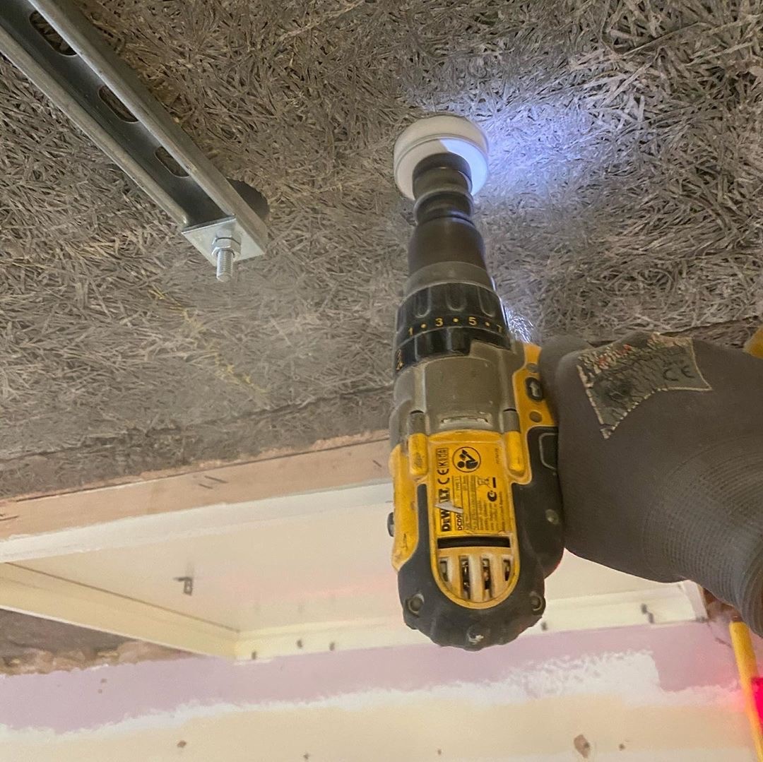 Use concrete screws for reliable and versatile fixing