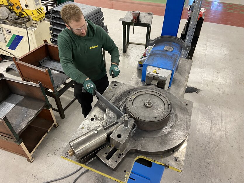 Supplying Walraven Split Bands into Data Centres