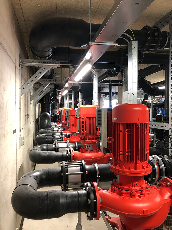 Creating a new pipe support system on the island of Amsterdam ...