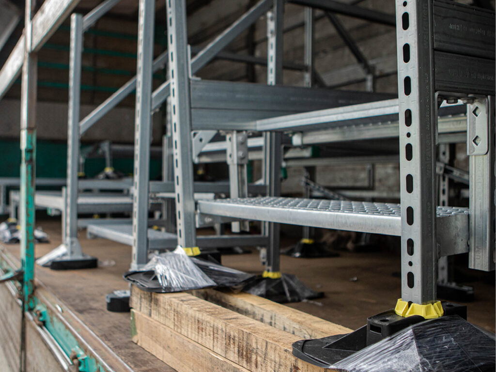 Walraven Walkways delivered directly to the roof! - Walraven International